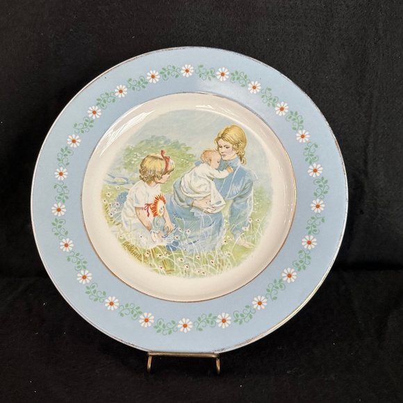 Avon | Accents | Vintage 974 Collectors Plate Avon Tenderness Plate ...